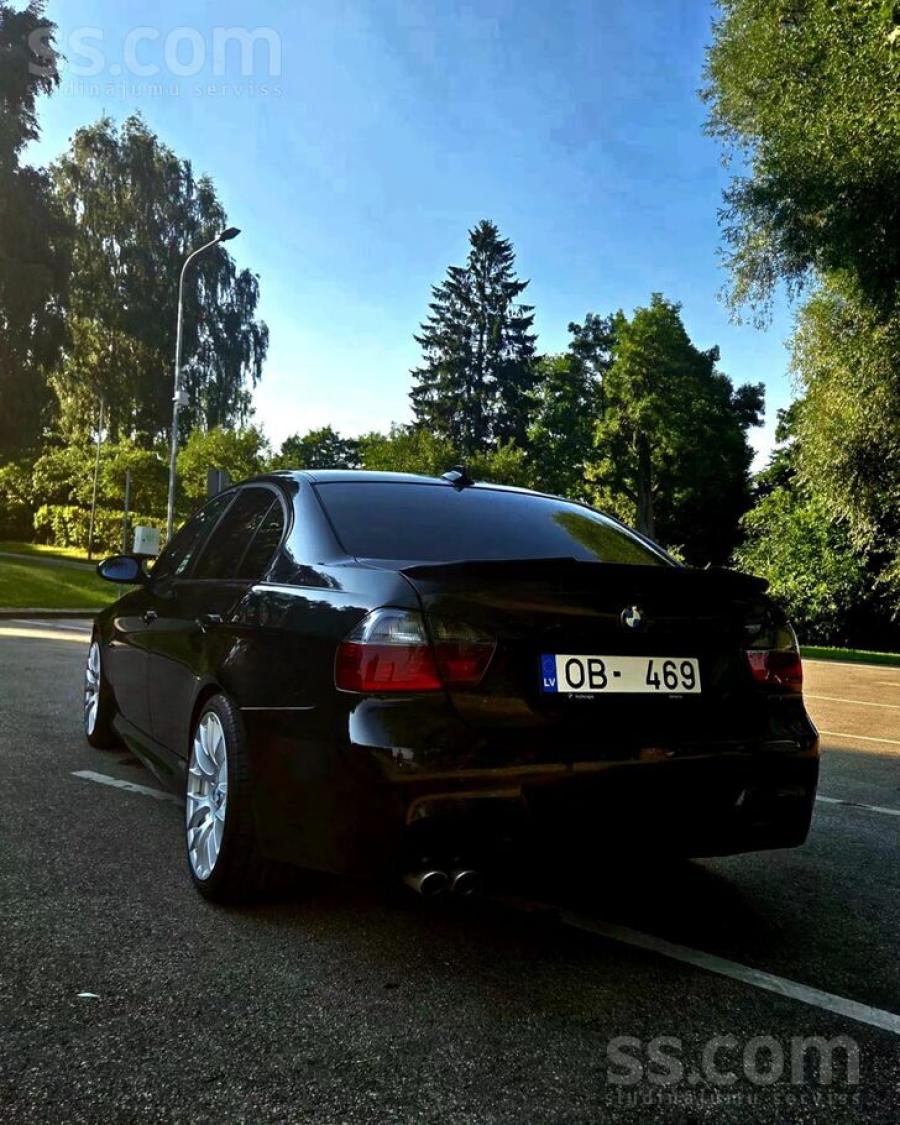 Black BMW 330 2008 in Riga, with an engine capacity of 3.00 L and mileage of 352 thousand km for 7700 €, photo 4 on AUTOMOTO.COM.LV