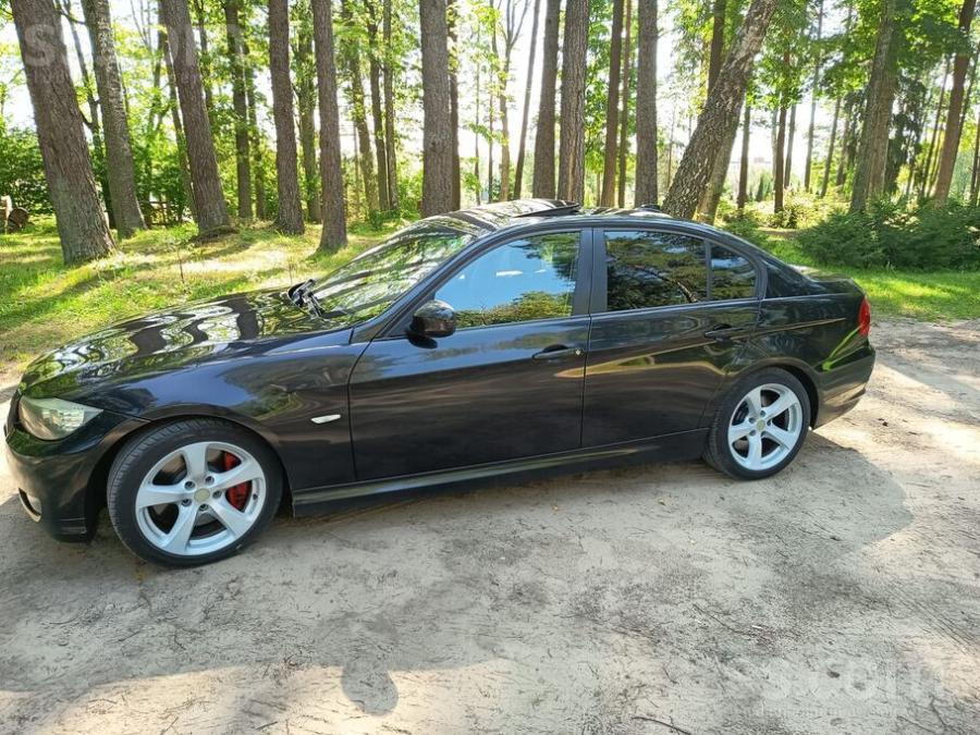Black BMW 330 2009 in Cesis, with an engine capacity of 3.00 L and mileage of 270 thousand km for 5500 €, photo 1 on AUTOMOTO.COM.LV