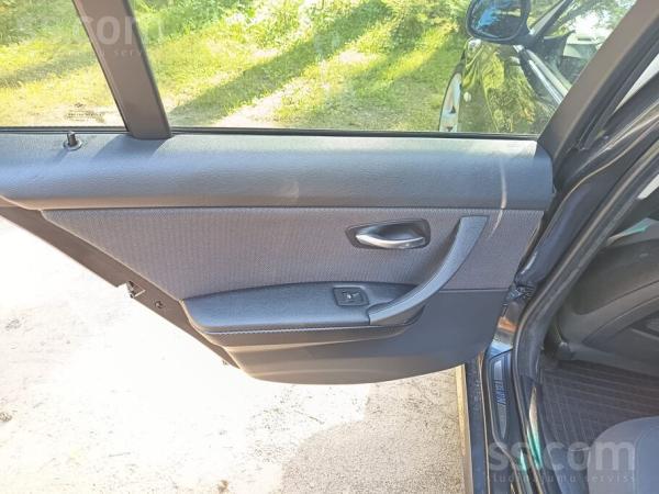Black BMW 330 2009 in Cesis, with an engine capacity of 3.00 L and mileage of 270 thousand km for 5500 €, photo 6 on AUTOMOTO.COM.LV