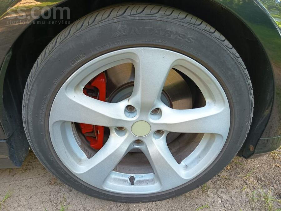Black BMW 330 2009 in Cesis, with an engine capacity of 3.00 L and mileage of 270 thousand km for 5500 €, photo 10 on AUTOMOTO.COM.LV