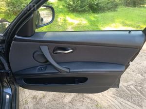 Black BMW 330 2009 in Cesis, with an engine capacity of 3.00 L and mileage of 270 thousand km for 5500 €, photo 15 on AUTOMOTO.COM.LV
