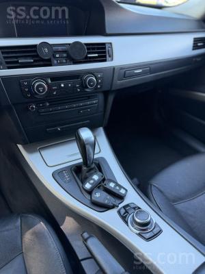 Melns BMW 330 2010 Rīga, ar dzinēja tilpumu 3.00 L un nobraukumu 378 tūkst. km par 6300 €, foto 16 vietnē AUTOMOTO.COM.LV