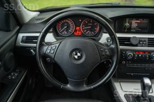 Melns BMW 330 2010 Rīga, ar dzinēja tilpumu 3.00 L un nobraukumu 377 tūkst. km par 5990 €, foto 27 vietnē AUTOMOTO.COM.LV