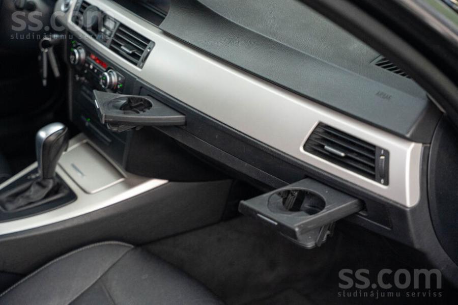 Melns BMW 330 2010 Rīga, ar dzinēja tilpumu 3.00 L un nobraukumu 377 tūkst. km par 5990 €, foto 32 vietnē AUTOMOTO.COM.LV