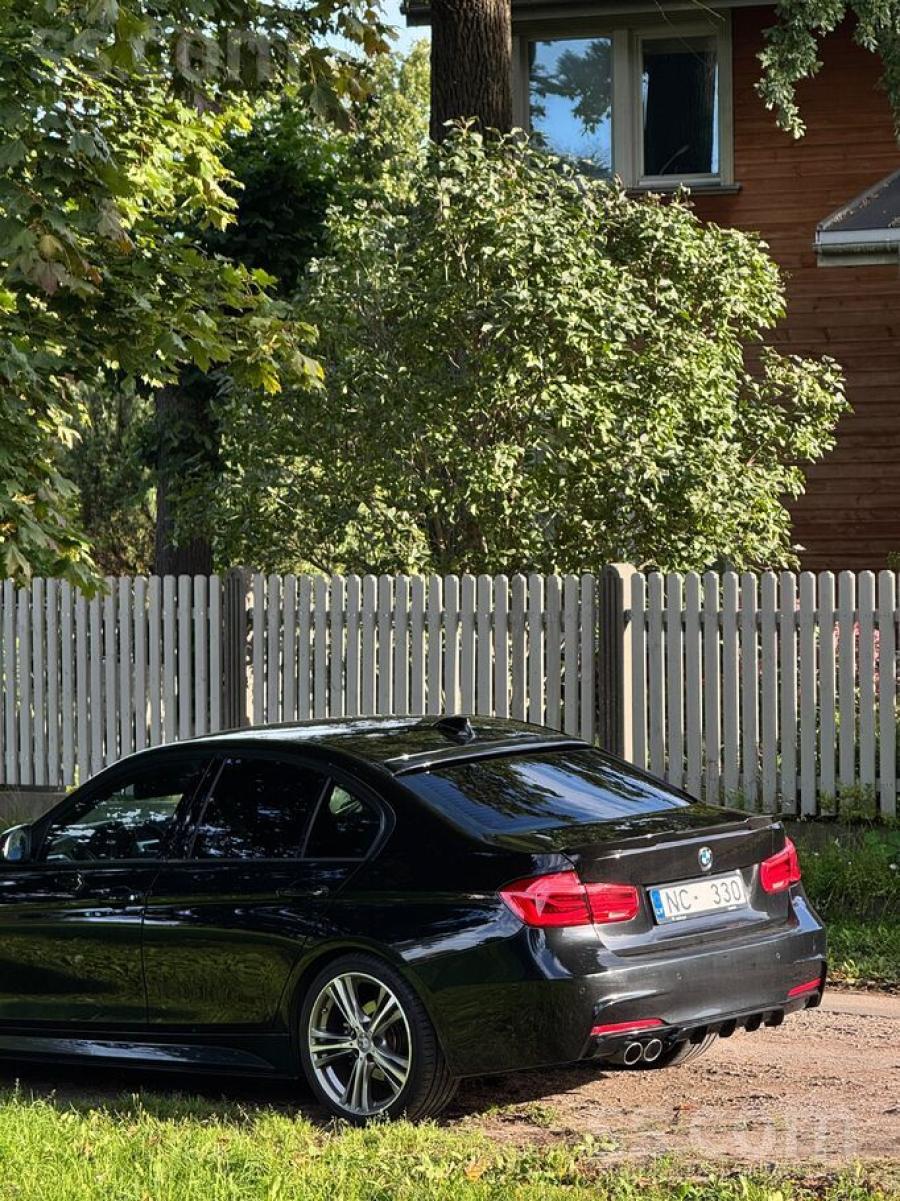 Black BMW 330 2012 in Riga, with an engine capacity of 2.00 L and mileage of 258 thousand km for 9800 €, photo 11 on AUTOMOTO.COM.LV