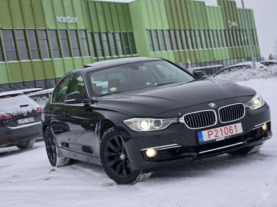 Melns BMW 330 2013 Viļņa, ar dzinēja tilpumu 2.99 L un nobraukumu 295 tūkst. km par 10750 €, foto 1 vietnē AUTOMOTO.COM.LV
