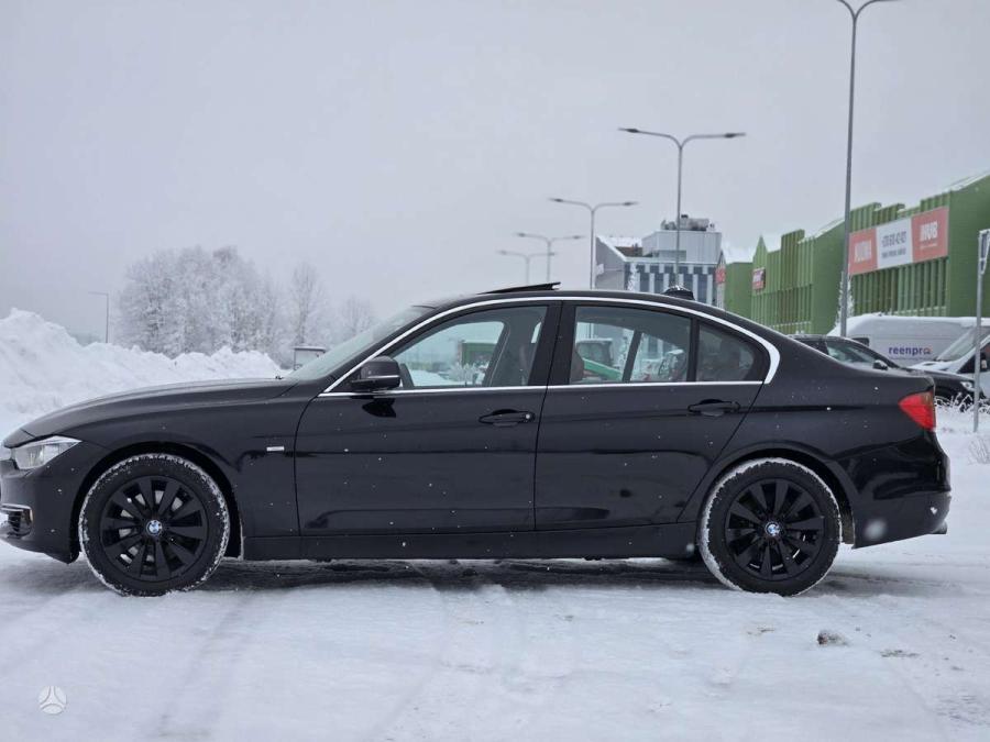 Melns BMW 330 2013 Viļņa, ar dzinēja tilpumu 2.99 L un nobraukumu 295 tūkst. km par 10750 €, foto 12 vietnē AUTOMOTO.COM.LV