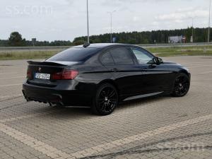 Black BMW 330 2013 in Riga, with an engine capacity of 3.00 L and mileage of 237 thousand km for 16600 €, photo 4 on AUTOMOTO.COM.LV