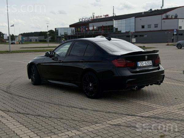 Melns BMW 330 2013 Rīga, ar dzinēja tilpumu 3.00 L un nobraukumu 237 tūkst. km par 16600 €, foto 5 vietnē AUTOMOTO.COM.LV