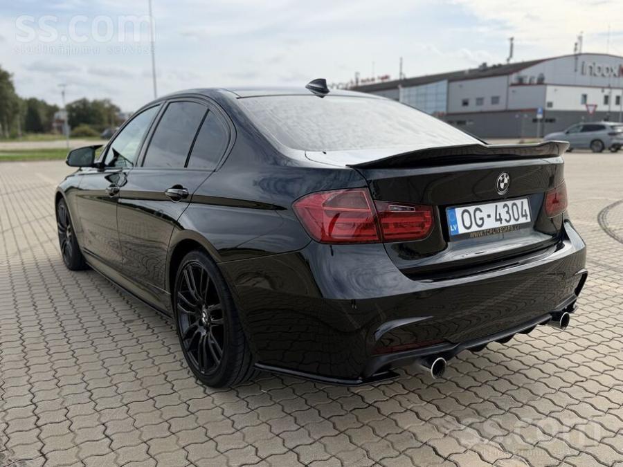 Black BMW 330 2013 in Riga, with an engine capacity of 3.00 L and mileage of 237 thousand km for 16600 €, photo 11 on AUTOMOTO.COM.LV