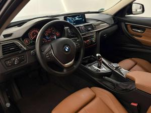 Melns BMW 330 2015 Marijampole, ar dzinēja tilpumu 2.99 L un nobraukumu 242 tūkst. km par 13999 €, foto 3 vietnē AUTOMOTO.COM.LV