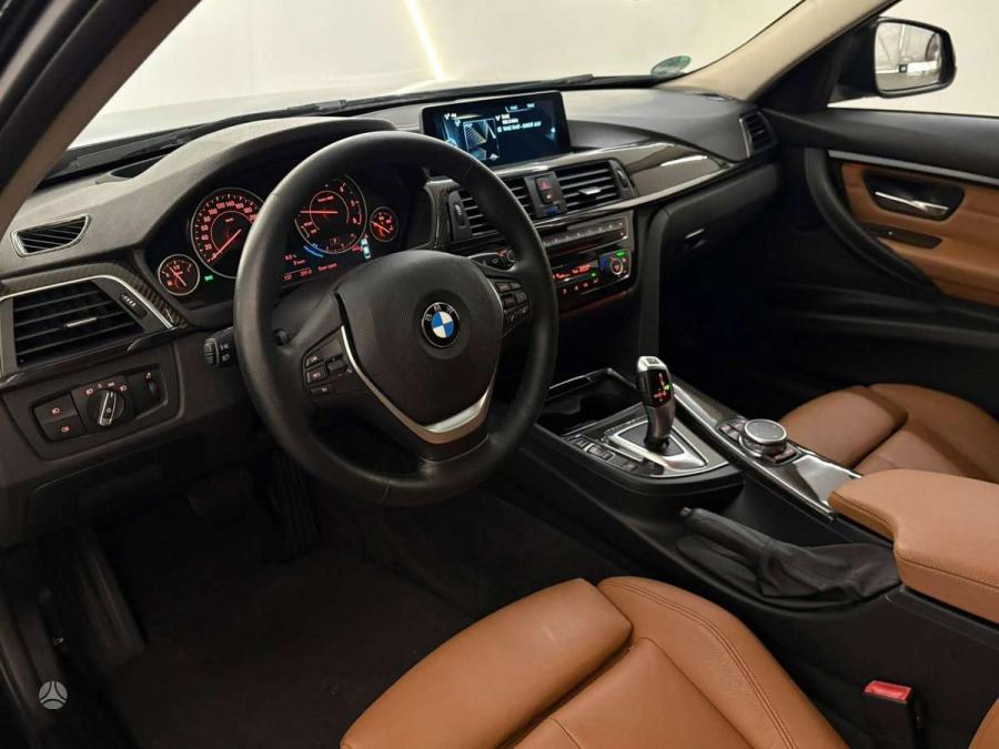 Melns BMW 330 2015 Marijampole, ar dzinēja tilpumu 2.99 L un nobraukumu 242 tūkst. km par 13999 €, foto 3 vietnē AUTOMOTO.COM.LV