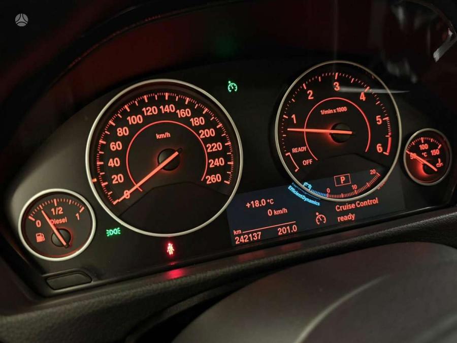 Melns BMW 330 2015 Marijampole, ar dzinēja tilpumu 2.99 L un nobraukumu 242 tūkst. km par 13999 €, foto 4 vietnē AUTOMOTO.COM.LV