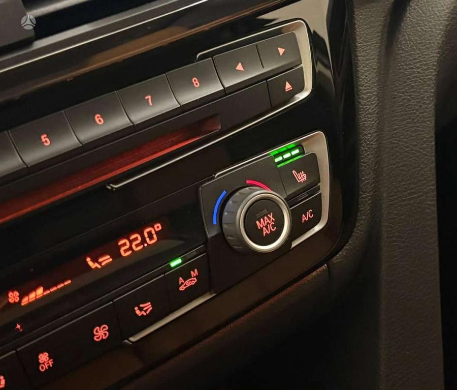 Melns BMW 330 2015 Marijampole, ar dzinēja tilpumu 2.99 L un nobraukumu 242 tūkst. km par 13999 €, foto 13 vietnē AUTOMOTO.COM.LV
