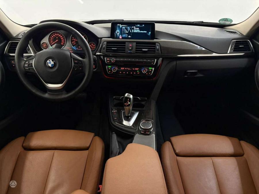 Melns BMW 330 2015 Marijampole, ar dzinēja tilpumu 2.99 L un nobraukumu 242 tūkst. km par 13999 €, foto 20 vietnē AUTOMOTO.COM.LV