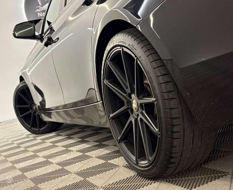 Melns BMW 330 2015 Marijampole, ar dzinēja tilpumu 2.99 L un nobraukumu 242 tūkst. km par 13999 €, foto 23 vietnē AUTOMOTO.COM.LV