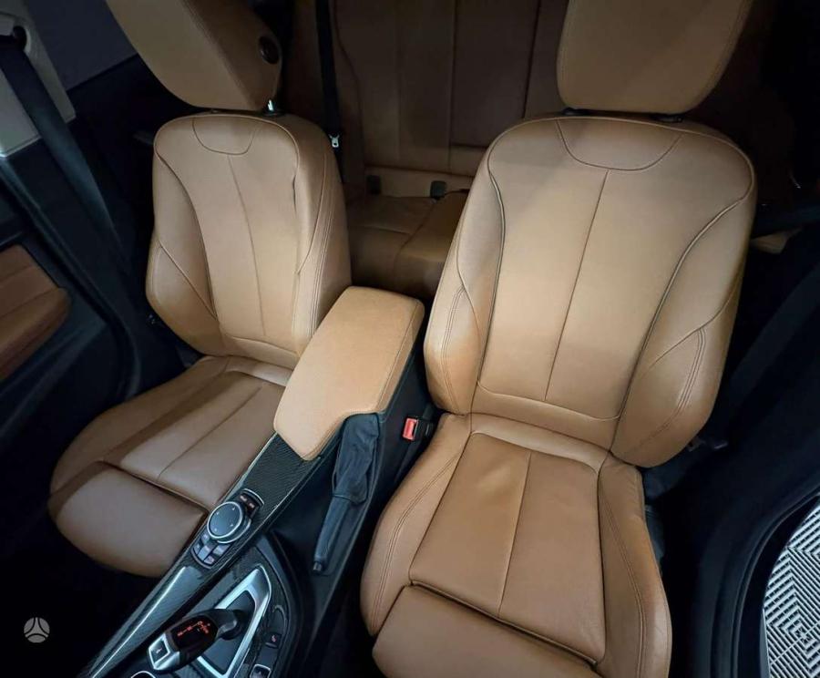 Melns BMW 330 2015 Marijampole, ar dzinēja tilpumu 2.99 L un nobraukumu 242 tūkst. km par 13999 €, foto 26 vietnē AUTOMOTO.COM.LV