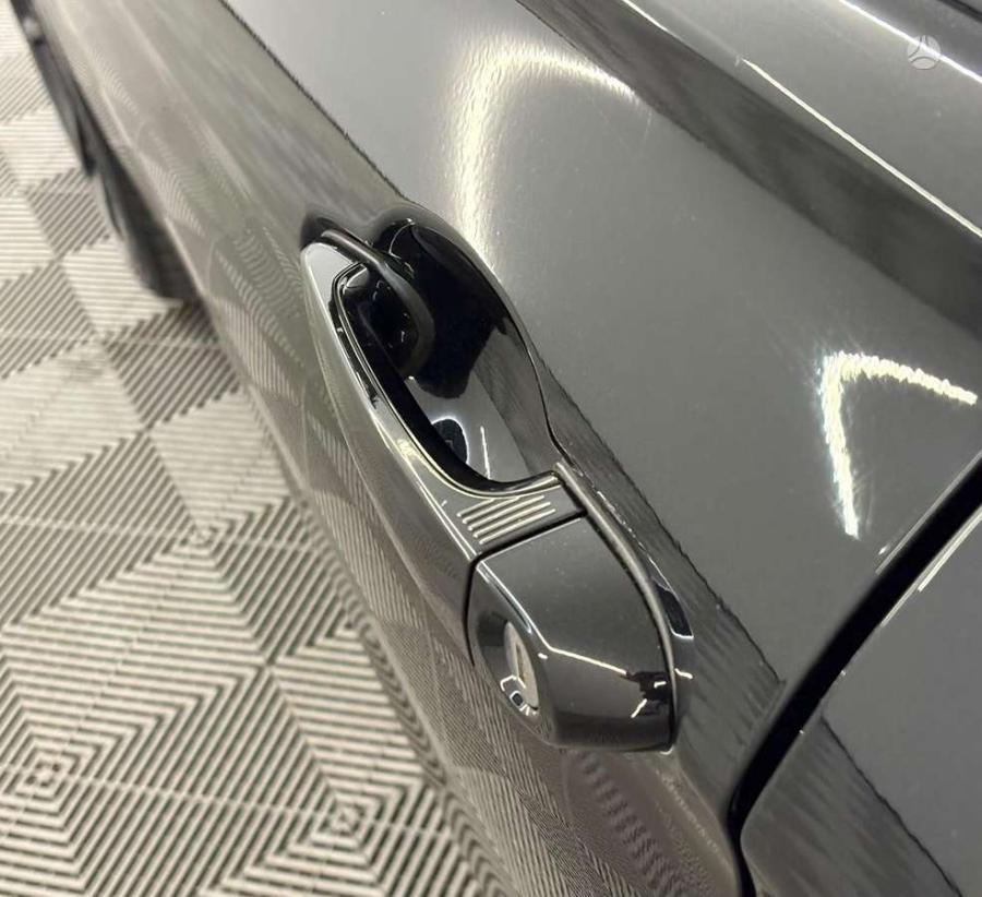 Melns BMW 330 2015 Marijampole, ar dzinēja tilpumu 2.99 L un nobraukumu 242 tūkst. km par 13999 €, foto 28 vietnē AUTOMOTO.COM.LV
