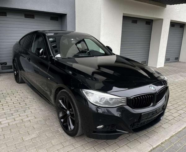 Black BMW 330 2016 in Vilnius, with an engine capacity of 2.99 L and mileage of 200 thousand km for 13700 €, photo 2 on AUTOMOTO.COM.LV