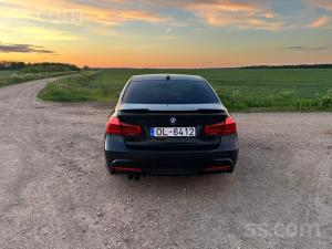 Black BMW 330 2016 in Riga, with an engine capacity of 2.00 L and mileage of 119 thousand km for 15899 €, photo 4 on AUTOMOTO.COM.LV