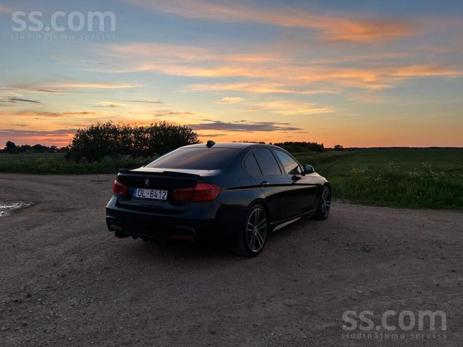 Black BMW 330 2016 in Riga, with an engine capacity of 2.00 L and mileage of 119 thousand km for 15899 €, photo 5 on AUTOMOTO.COM.LV