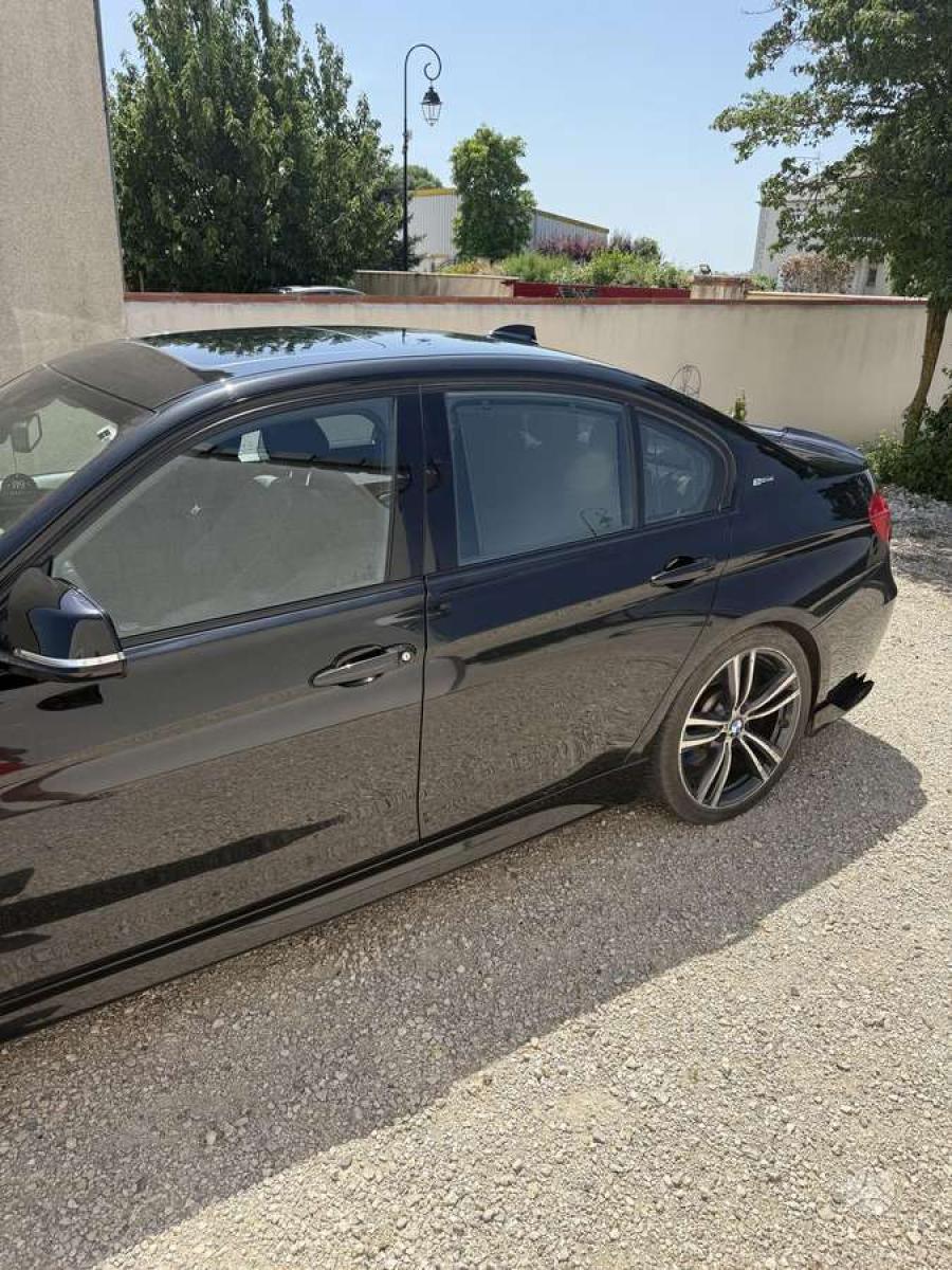 Black BMW 330 2016 in Klaipeda, with an engine capacity of 2.00 L and mileage of 250 thousand km for 12500 €, photo 8 on AUTOMOTO.COM.LV