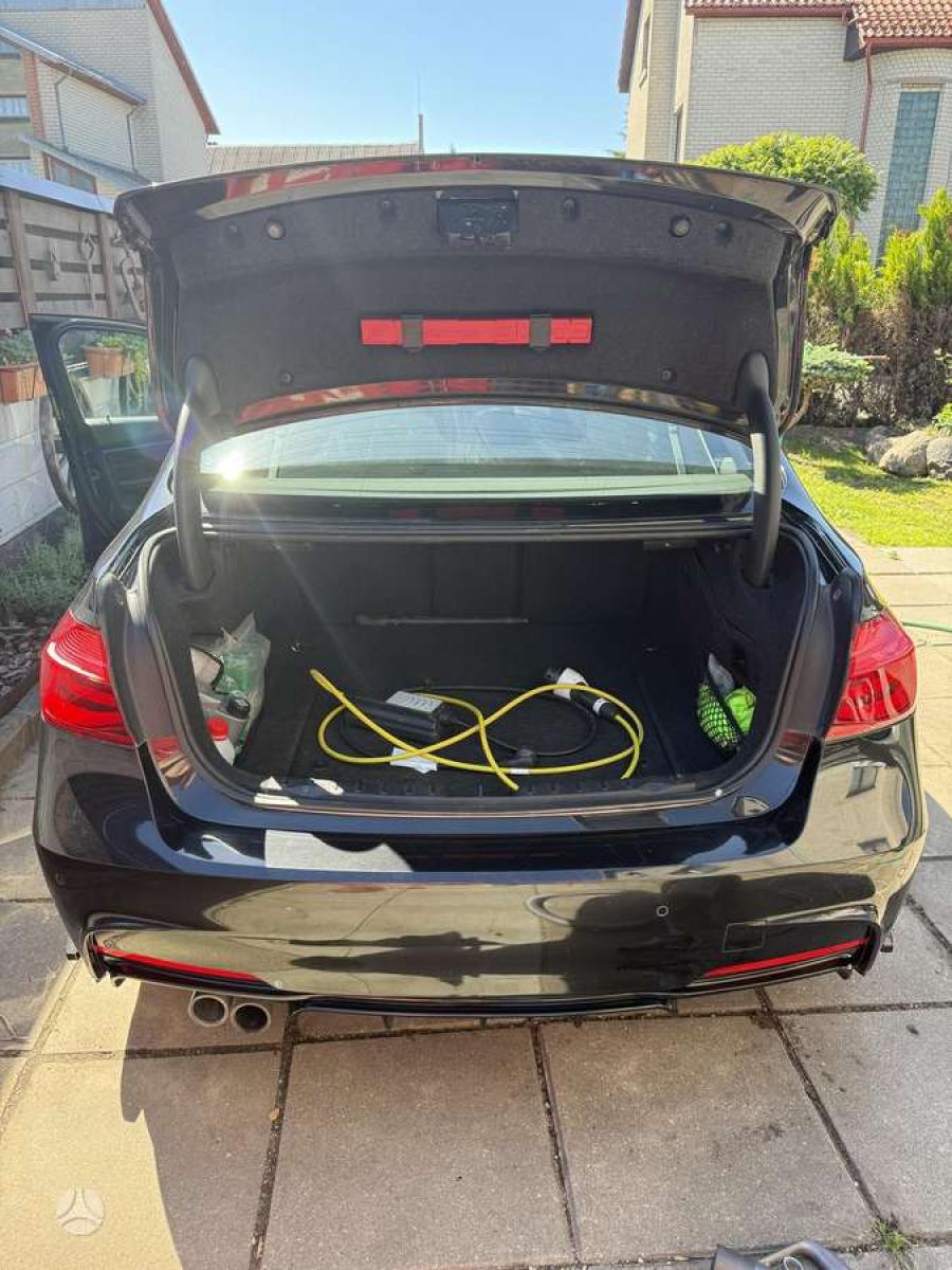 Black BMW 330 2016 in Klaipeda, with an engine capacity of 2.00 L and mileage of 250 thousand km for 12500 €, photo 18 on AUTOMOTO.COM.LV