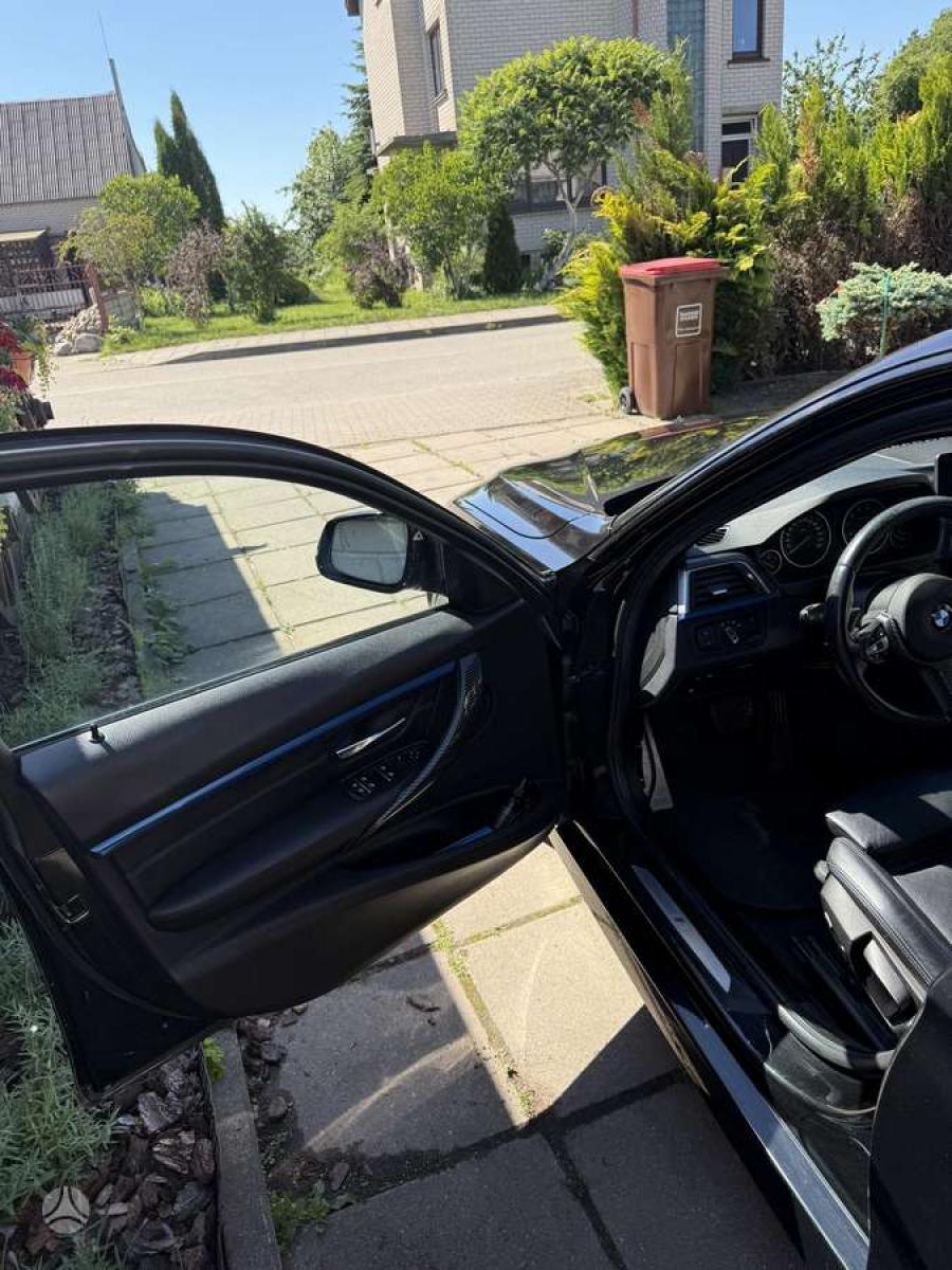 Black BMW 330 2016 in Klaipeda, with an engine capacity of 2.00 L and mileage of 250 thousand km for 12500 €, photo 23 on AUTOMOTO.COM.LV