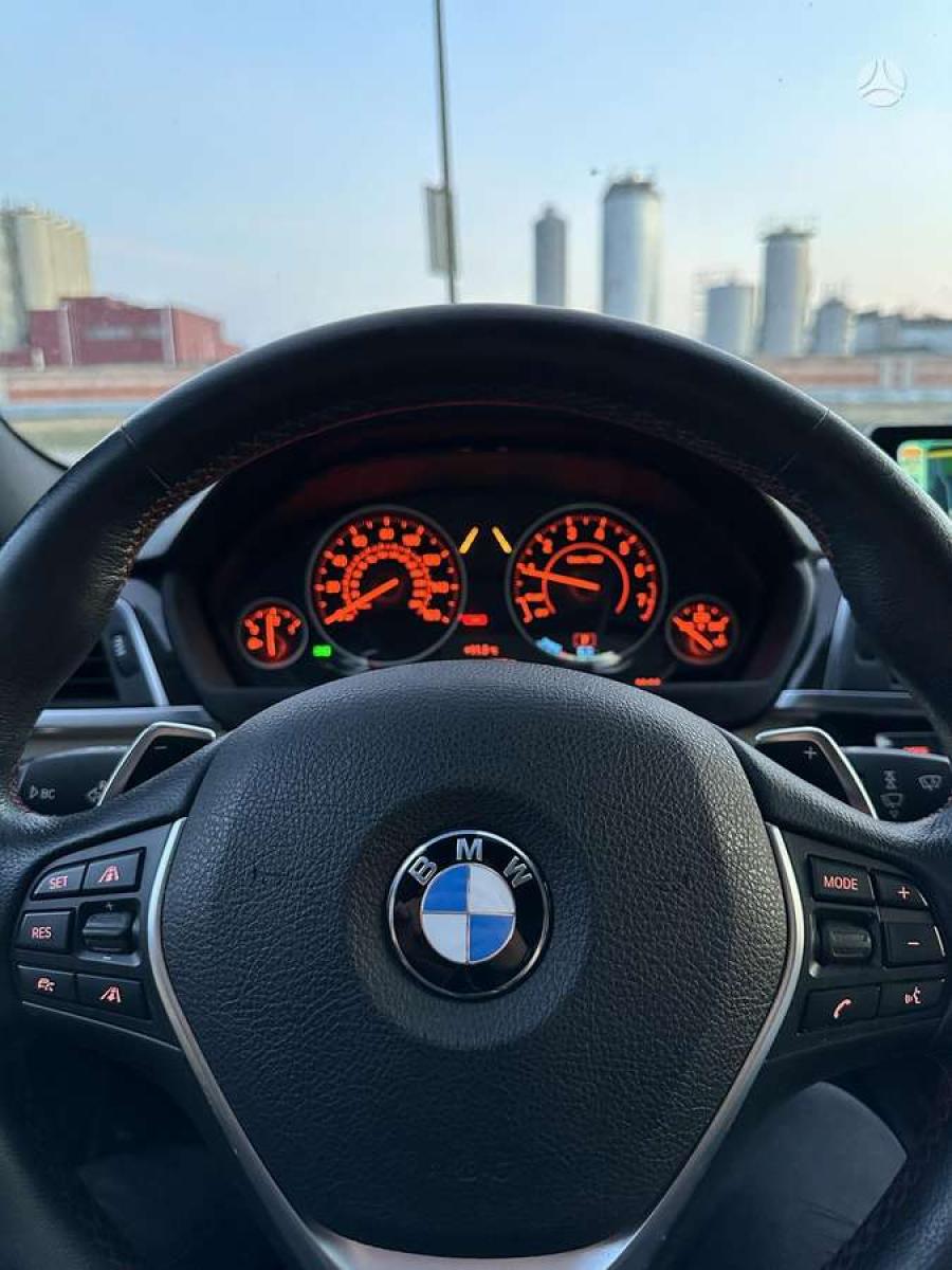 Black BMW 330 2016 in Kaunas, with an engine capacity of 2.00 L and mileage of 135 thousand km for 13500 €, photo 12 on AUTOMOTO.COM.LV