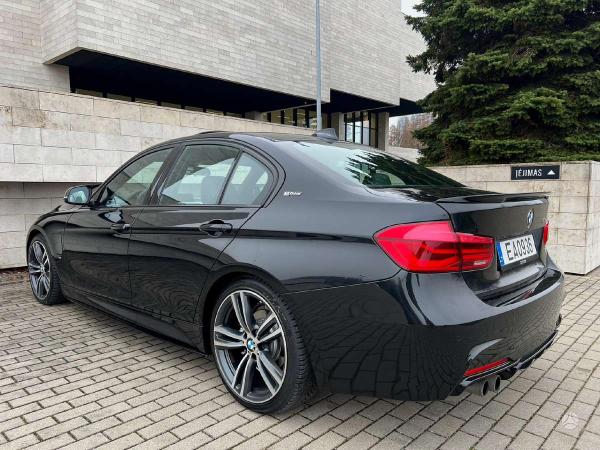 Melns BMW 330 2017 Viļņa, ar dzinēja tilpumu 2.00 L un nobraukumu 260 tūkst. km par 12900 €, foto 6 vietnē AUTOMOTO.COM.LV