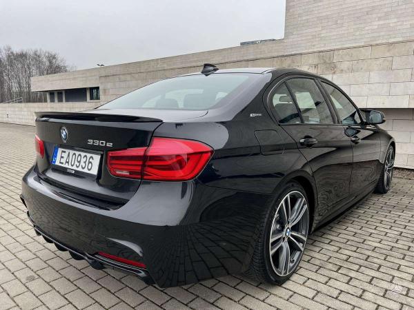 Melns BMW 330 2017 Viļņa, ar dzinēja tilpumu 2.00 L un nobraukumu 260 tūkst. km par 12900 €, foto 8 vietnē AUTOMOTO.COM.LV