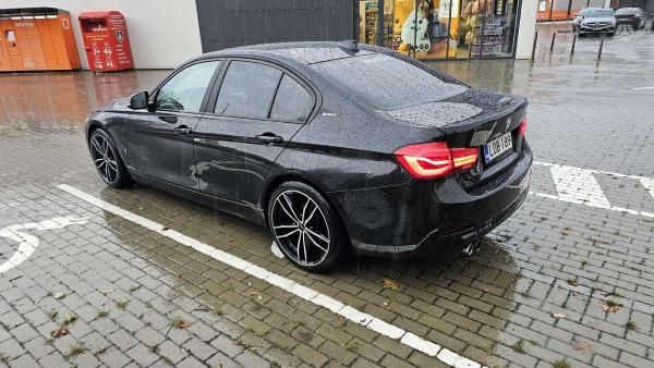 Black BMW 330 2017 in Klaipeda, with an engine capacity of 2.00 L and mileage of 200 thousand km for 11999 €, photo 3 on AUTOMOTO.COM.LV
