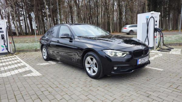 Black BMW 330 2017 in Klaipeda, with an engine capacity of 2.00 L and mileage of 200 thousand km for 11999 €, photo 6 on AUTOMOTO.COM.LV