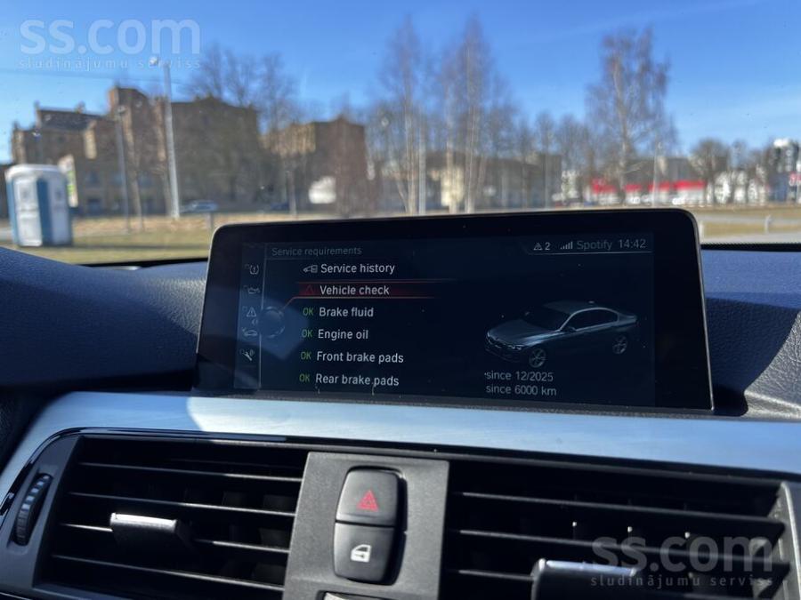 Black BMW 330 2017 in Riga, with an engine capacity of 3.00 L and mileage of 293 thousand km for 15900 €, photo 17 on AUTOMOTO.COM.LV