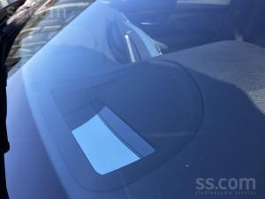 Black BMW 330 2017 in Riga, with an engine capacity of 3.00 L and mileage of 293 thousand km for 15900 €, photo 19 on AUTOMOTO.COM.LV
