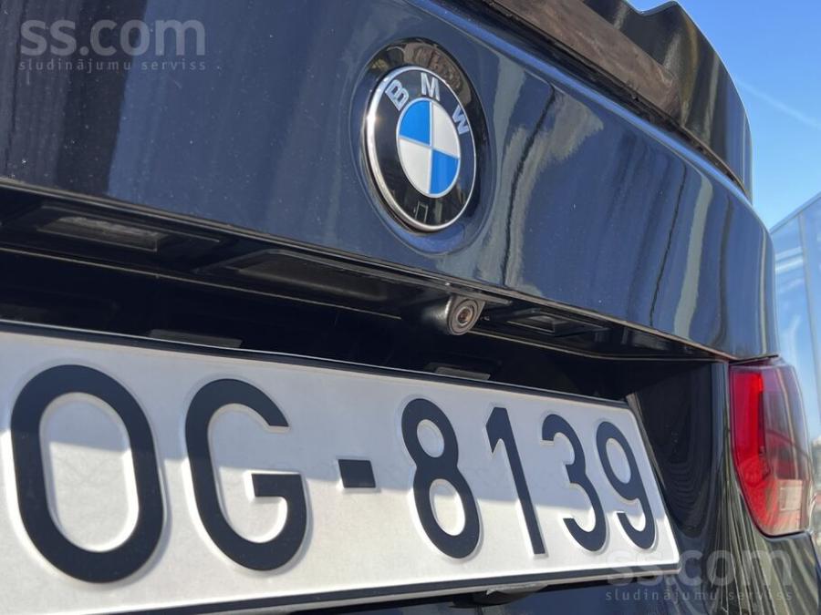 Black BMW 330 2017 in Riga, with an engine capacity of 3.00 L and mileage of 293 thousand km for 15900 €, photo 20 on AUTOMOTO.COM.LV