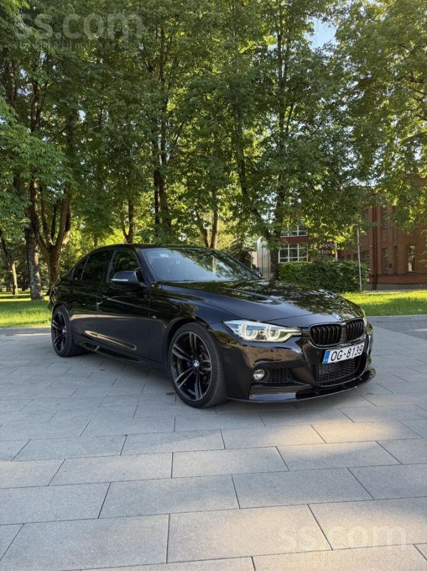 Черный БМВ 330 2017 в Екабпилс, объемом двигателя 3.00 л и пробегом 293 тыс. км за 16000 €, фото 2 на AUTOMOTO.COM.LV