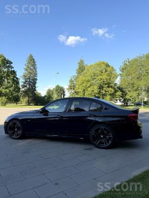 Melns BMW 330 2017 Jēkabpils, ar dzinēja tilpumu 3.00 L un nobraukumu 293 tūkst. km par 16000 €, foto 9 vietnē AUTOMOTO.COM.LV
