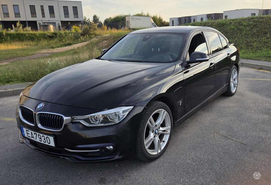 Melns BMW 330 2017 Viļņa, ar dzinēja tilpumu 2.00 L un nobraukumu 161 tūkst. km par 14000 €, foto 8 vietnē AUTOMOTO.COM.LV