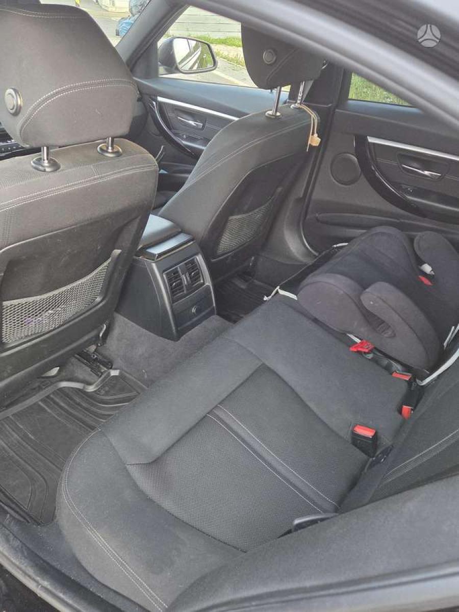 Melns BMW 330 2017 Viļņa, ar dzinēja tilpumu 2.00 L un nobraukumu 161 tūkst. km par 14000 €, foto 12 vietnē AUTOMOTO.COM.LV