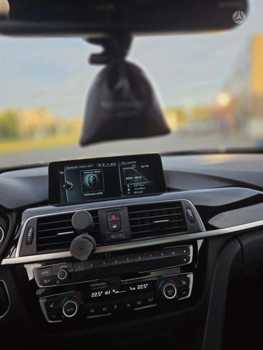 Melns BMW 330 2017 Viļņa, ar dzinēja tilpumu 2.00 L un nobraukumu 161 tūkst. km par 14000 €, foto 14 vietnē AUTOMOTO.COM.LV