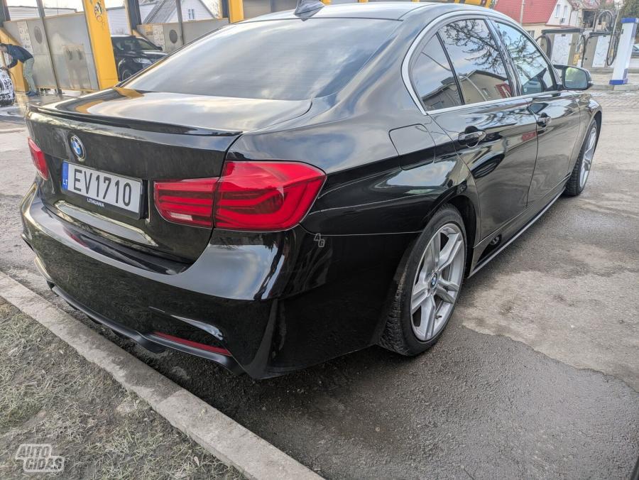 Melns BMW 330 2018 Panevēža, ar dzinēja tilpumu 2.00 L un nobraukumu 100 tūkst. km par 15000 €, foto 4 vietnē AUTOMOTO.COM.LV