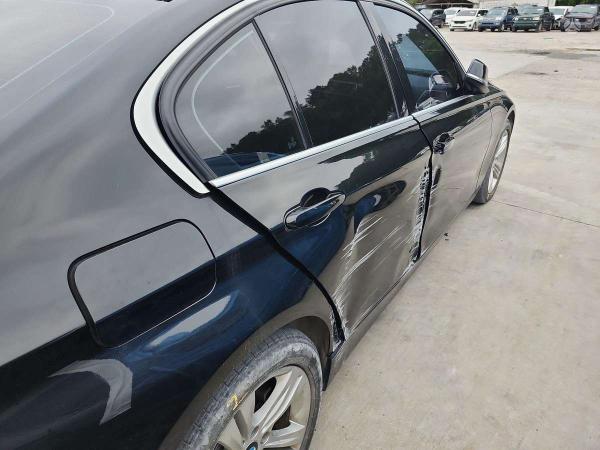 Черный БМВ 330 2018 в Вильнюс, объемом двигателя 2.00 л и пробегом 150 тыс. км за 8500 €, фото 4 на AUTOMOTO.COM.LV