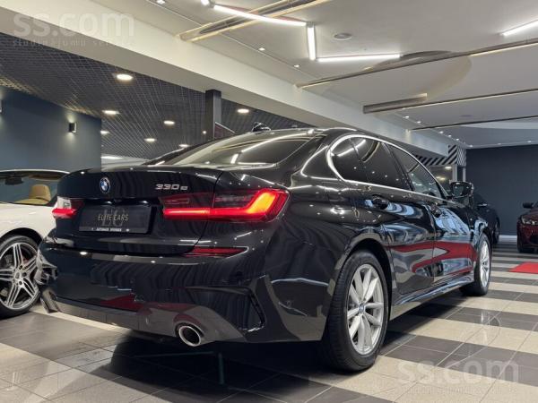 Black BMW 330 2019 in Riga, with an engine capacity of 2.00 L and mileage of 98 thousand km for 26995 €, photo 2 on AUTOMOTO.COM.LV