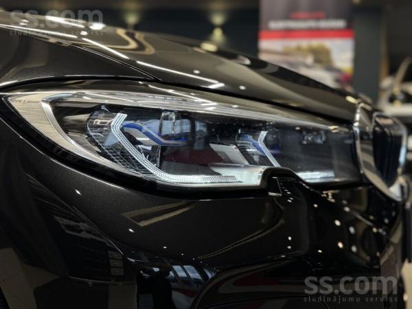 Black BMW 330 2019 in Riga, with an engine capacity of 2.00 L and mileage of 98 thousand km for 26995 €, photo 5 on AUTOMOTO.COM.LV
