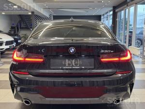 Black BMW 330 2019 in Riga, with an engine capacity of 2.00 L and mileage of 98 thousand km for 26995 €, photo 11 on AUTOMOTO.COM.LV