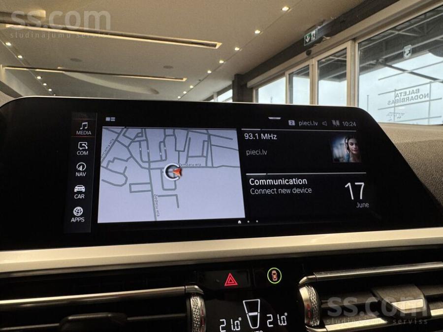 Black BMW 330 2019 in Riga, with an engine capacity of 2.00 L and mileage of 98 thousand km for 26995 €, photo 29 on AUTOMOTO.COM.LV