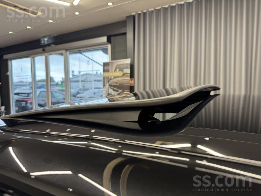 Black BMW 330 2019 in Riga, with an engine capacity of 2.00 L and mileage of 98 thousand km for 26995 €, photo 34 on AUTOMOTO.COM.LV