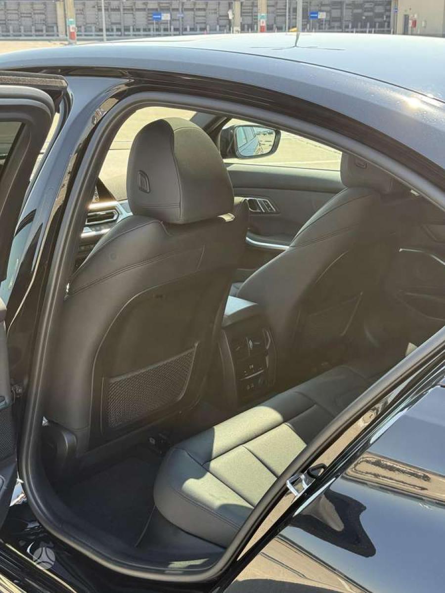 Melns BMW 330 2019 Kauņa, ar dzinēja tilpumu 2.00 L un nobraukumu 55 tūkst. km par 30700 €, foto 14 vietnē AUTOMOTO.COM.LV