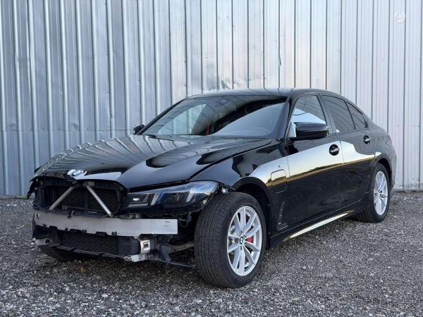Black BMW 330 2019 in Kaunas, with an engine capacity of 2.00 L and mileage of 85 thousand km for 17500 €, photo 1 on AUTOMOTO.COM.LV